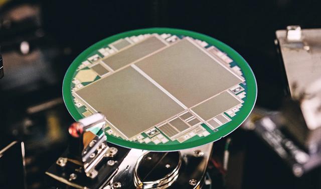 Since entering the 21st century, the US semiconductor industry has been ...
