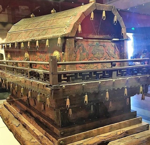In 1986, in the Qinglong Mountain area of Tongliao, Inner Mongolia, the ...