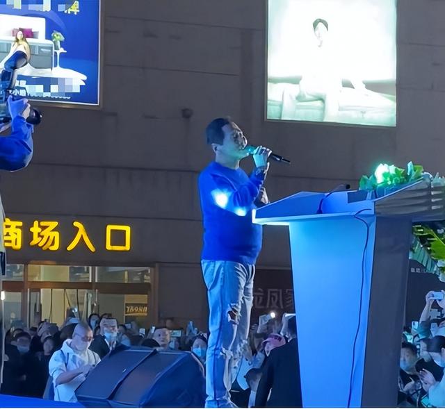 Recently, relevant netizens exposed Reuters of the famous singer Qi Qin ...