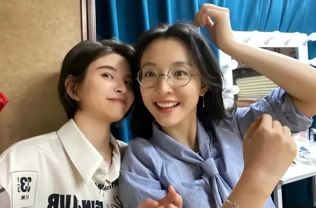 Look carefully, this is Wu Qian before the divorce. Her cheeks are dry and her eyes are sunken ...