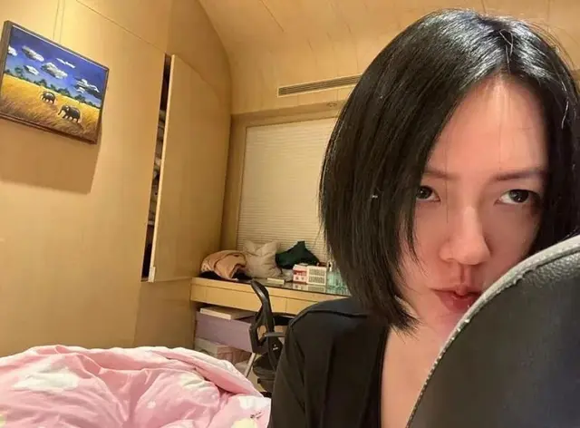 On August 17, Xiao S posted a photo on a social platform and said that ...