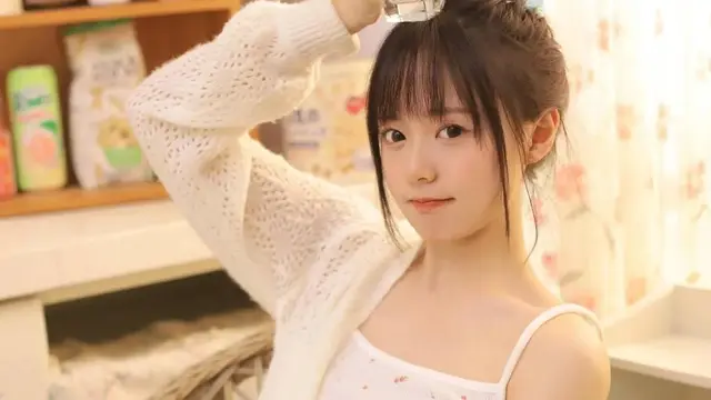 Text/Lu Li Ten years ago, when Chen Mo, who was handsome and slightly ...
