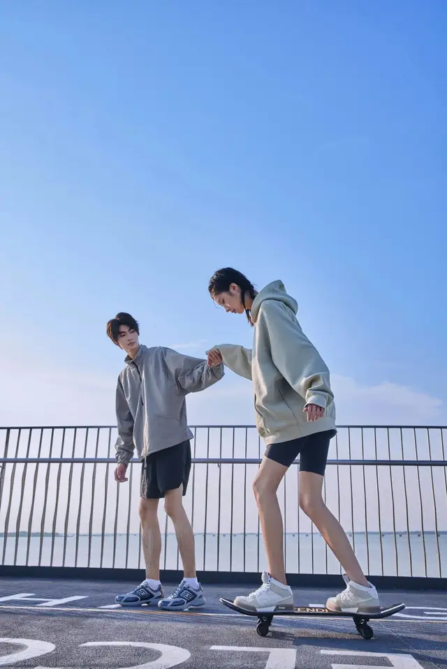 At the same time, the iconic FENDI elements incorporated into the shoe ...