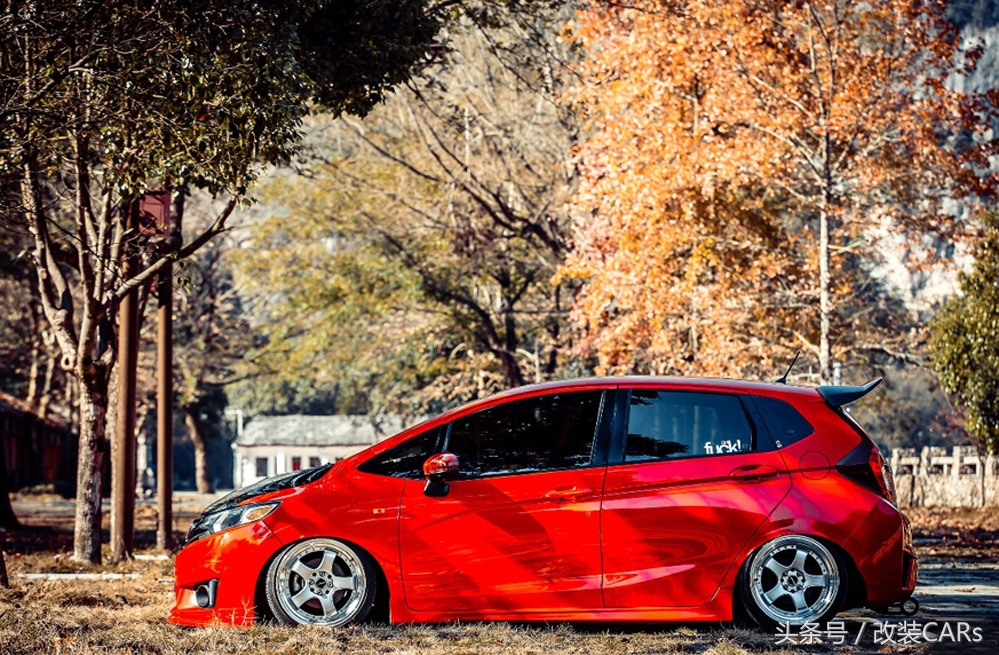 本田粉与他的骚红GK5 - 标件库