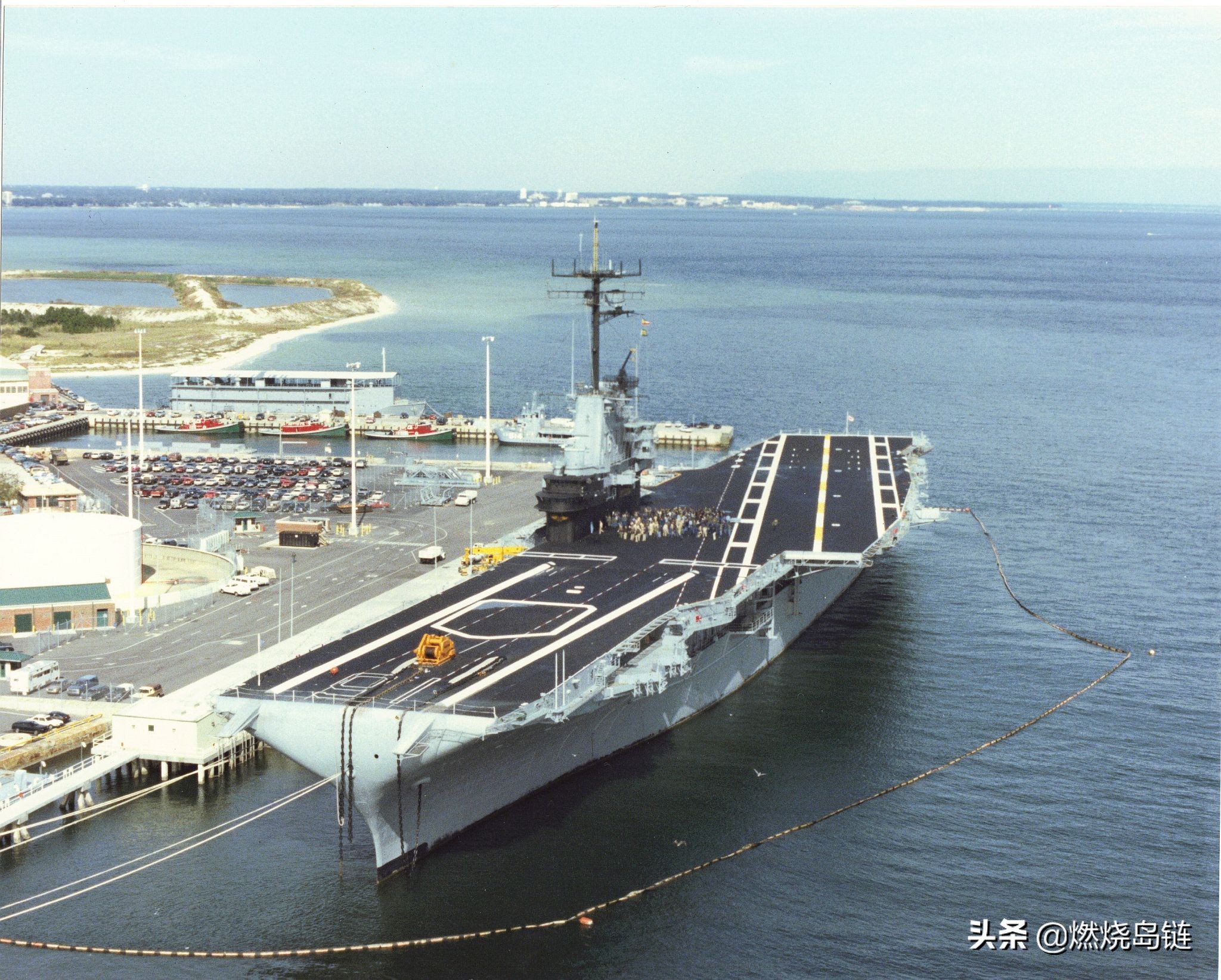 二战结束后经过现代化改装的“埃塞克斯”级航空母舰 - 液压汇