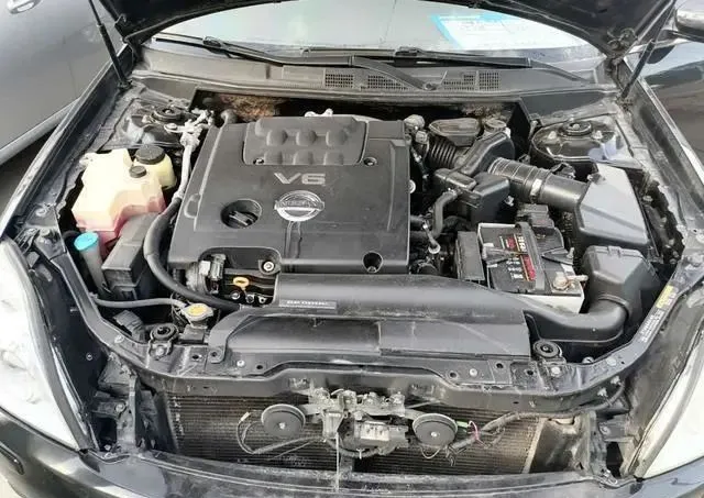 2万买了台07年的二手大沙发天籁，车主：开着真舒服，V62.3发动机 - 液压汇