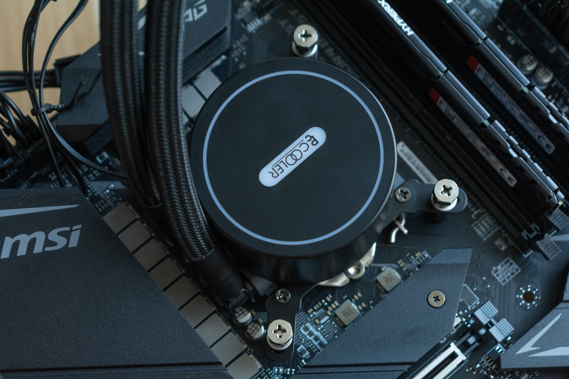 10代酷睿新体验，用i5-10600K组一台侧透水冷游戏机 - 液压汇