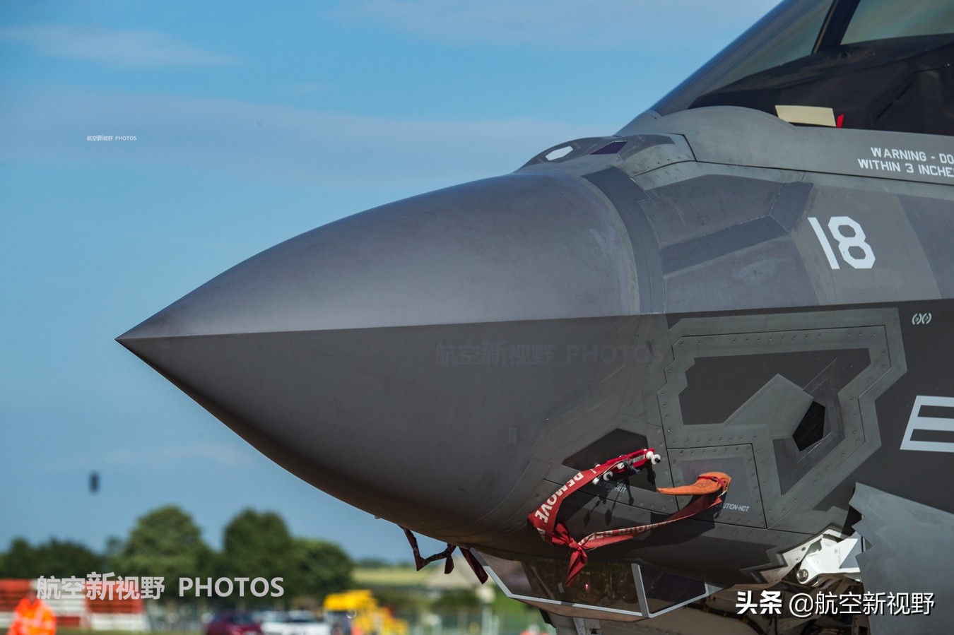 美国F-35B隐形战机细节展示，锯齿化蒙皮是亮点，几乎看不到铆钉 - 标件库