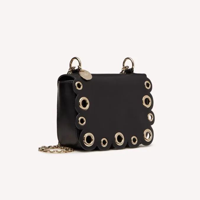 2020年Red Valentino包包元素，荷叶边和铆钉大pk - 标件库