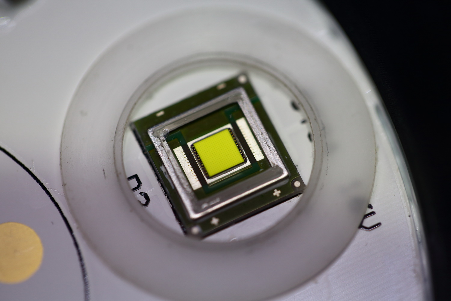 2万流明终极远射大杀器BLF雷鸣兔GT94横向评测含拆解 - 标件库