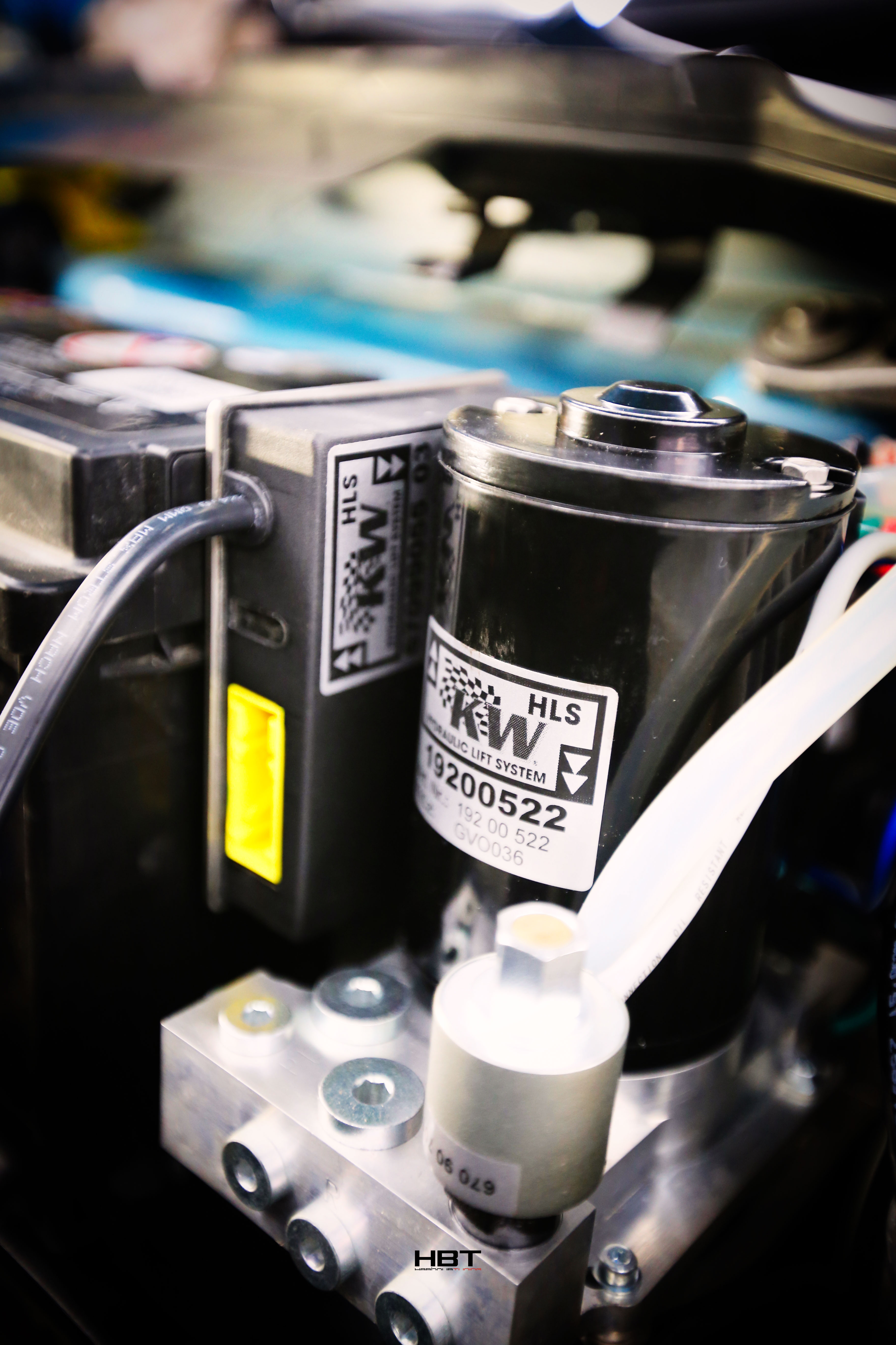 一键无忧起伏 保时捷991.2 Carrera升级KW HLS2液压升降系统 - 液压汇