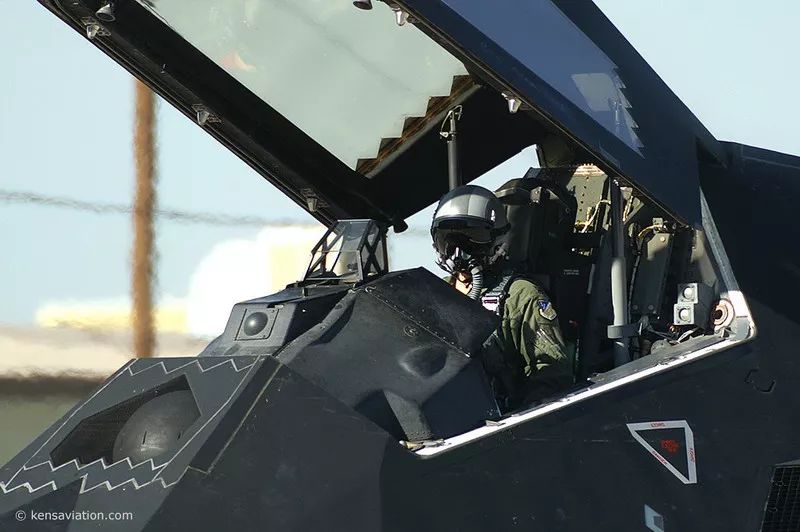 F-117 战斗机 - 液压汇