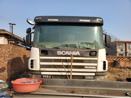 上世纪90年代的斯堪尼亚114C自卸车，国内仅一辆还不能上路 - 液压汇