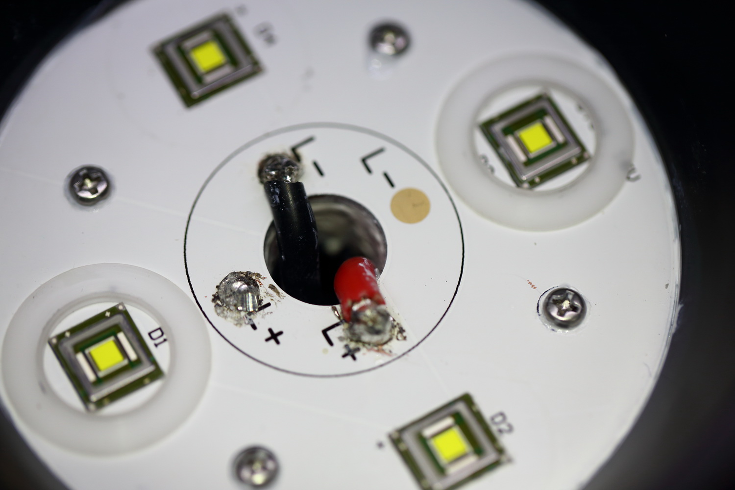 2万流明终极远射大杀器BLF雷鸣兔GT94横向评测含拆解 - 标件库