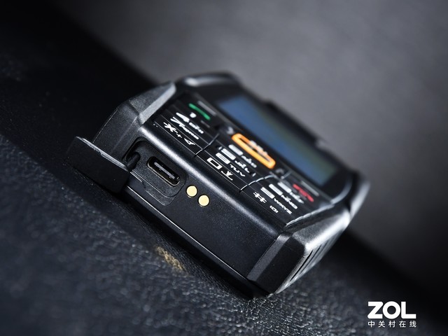 AGM带你回到2000年，深度测评M7有多“硬”核 - 标件库