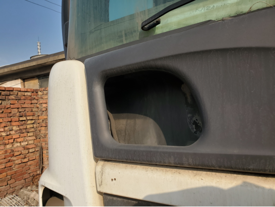 上世纪90年代的斯堪尼亚114C自卸车，国内仅一辆还不能上路 - 液压汇