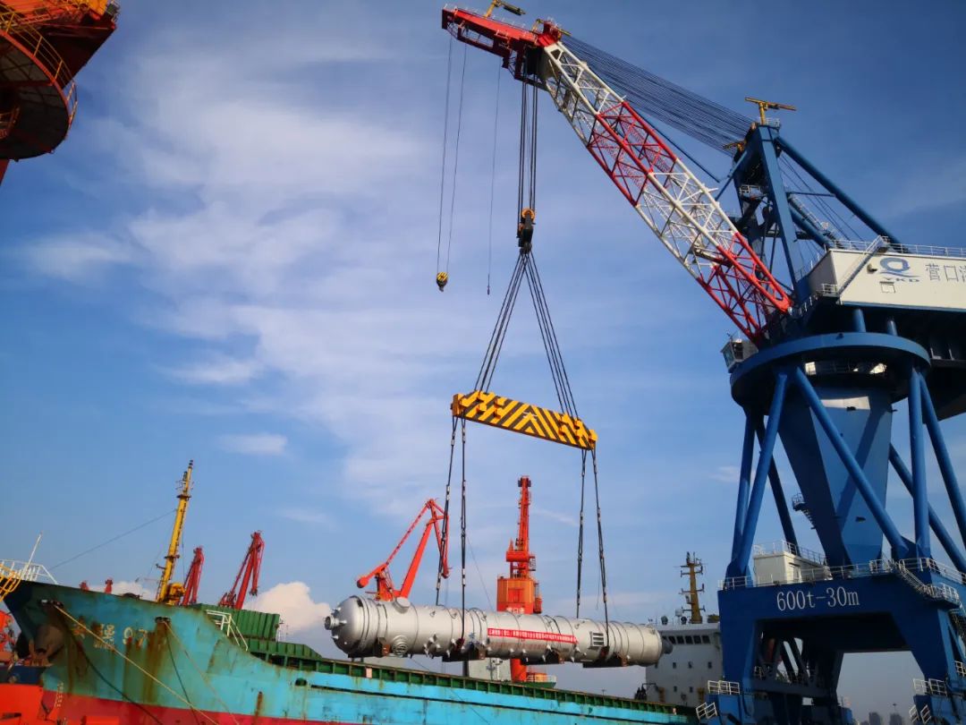 491吨，营口港刷新单体货物吊装纪录 - 标件库