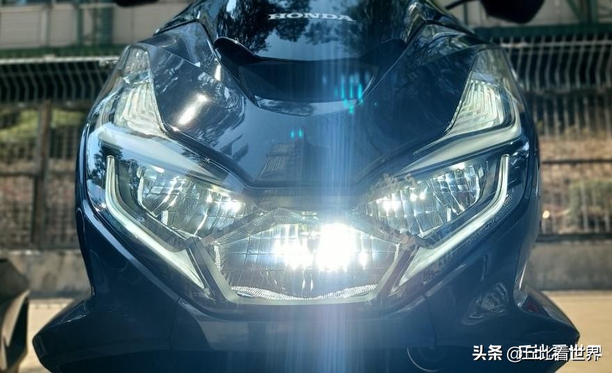 通勤外卖两者兼顾——本田 PCX 160（非混动版） - 液压汇