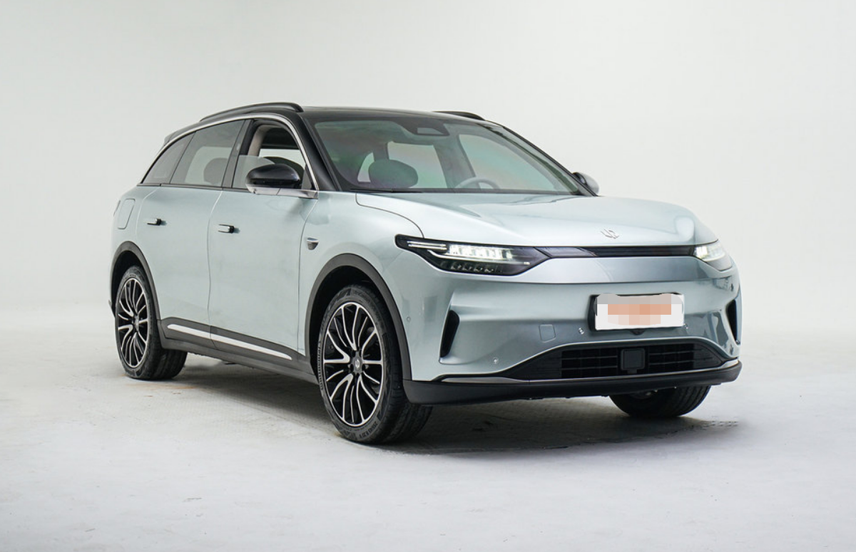 零跑C11和ID4X哪个好？颜值各有千秋，安全方面很重要 - 标件库