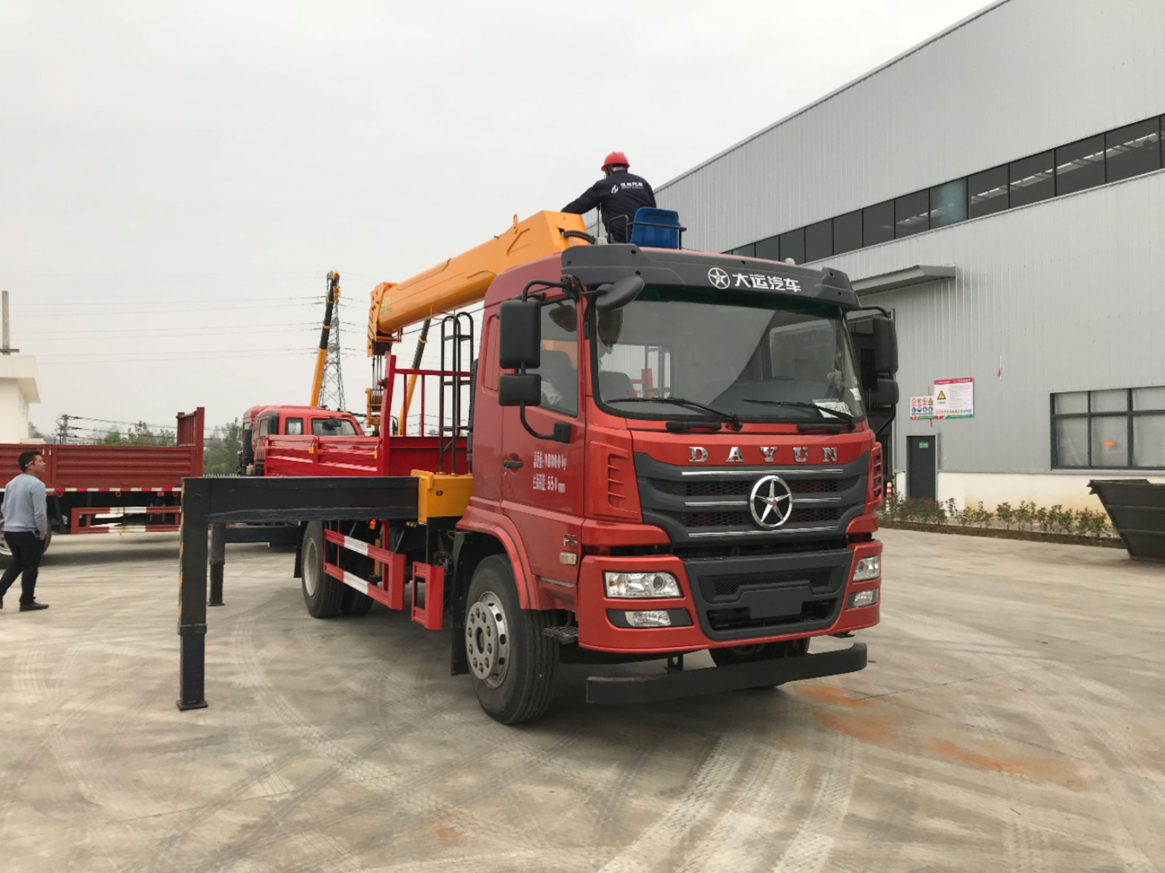 8吨随车吊厂家哪家好？大概多少钱一辆出厂价格？ - 液压汇