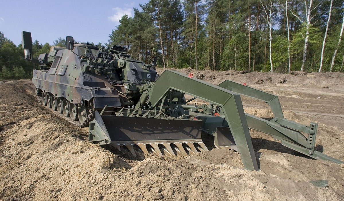 德国第3代装甲工程车亮相！搭配豹2坦克底盘，战场生存性尤为突出 - 液压汇