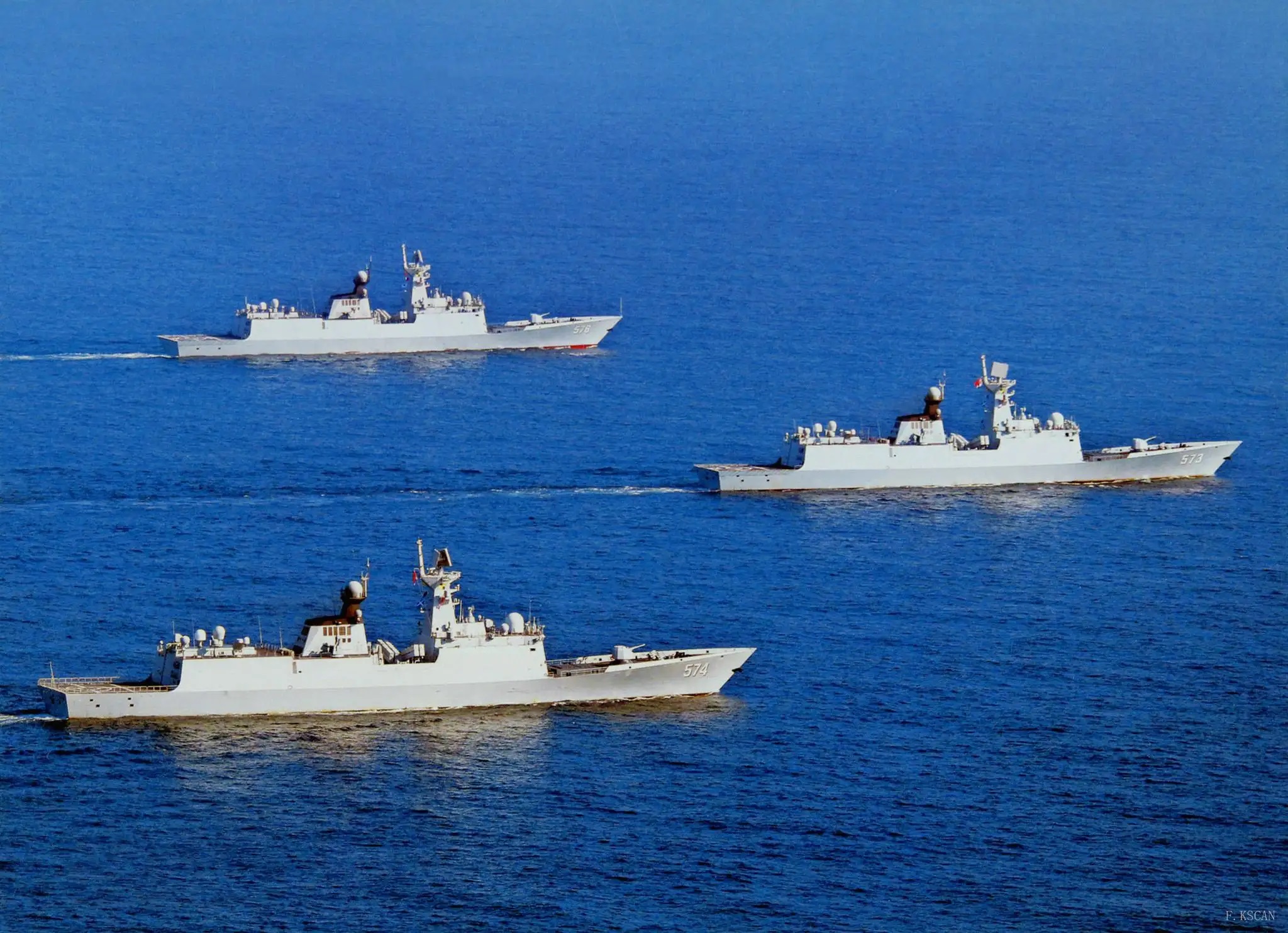 1年建成12艘！第5批次第10艘054A下水，中国海军造舰速度刷新记录-今日头条