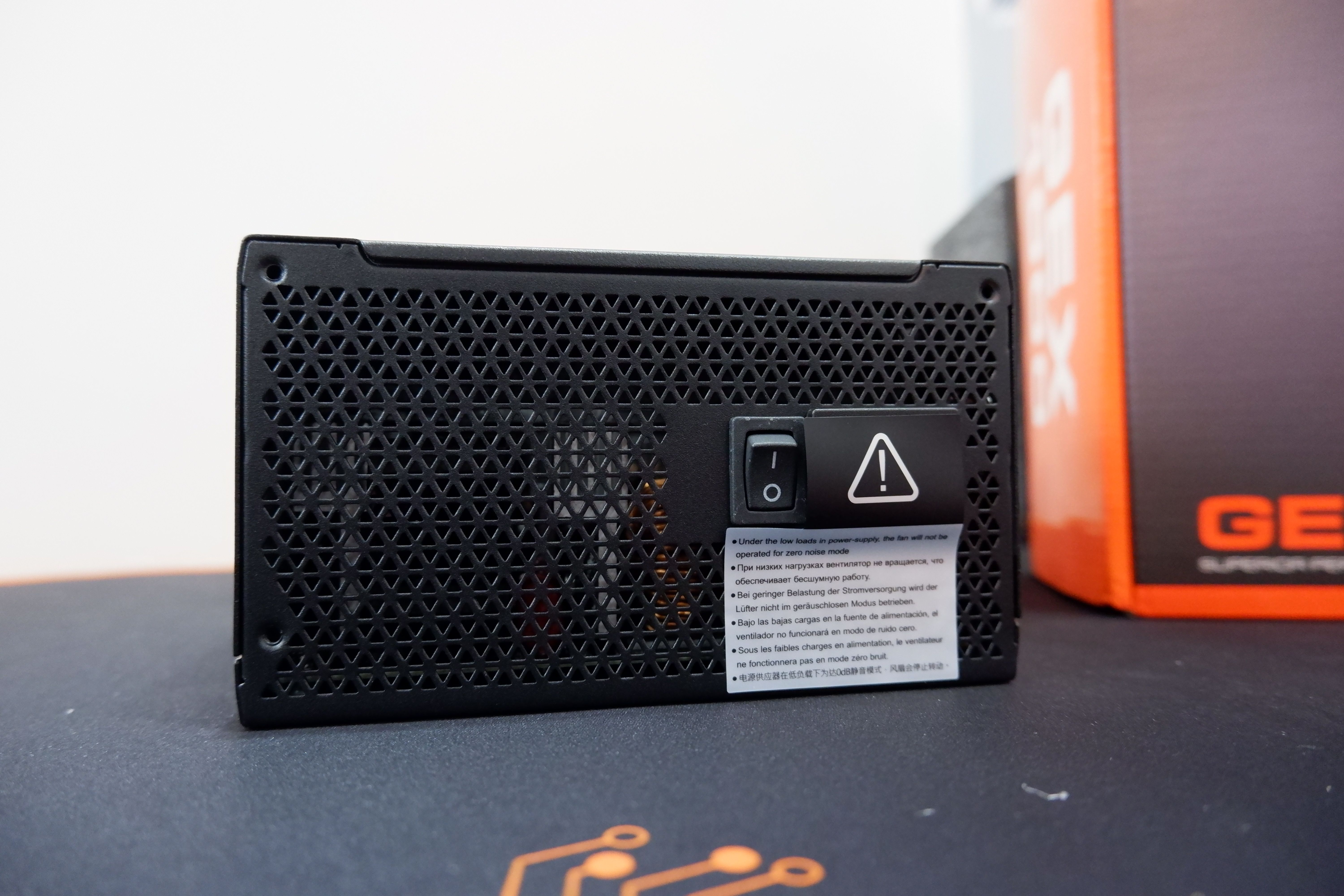 12代CPU必备-骨伽1000W电源开箱 - 液压汇